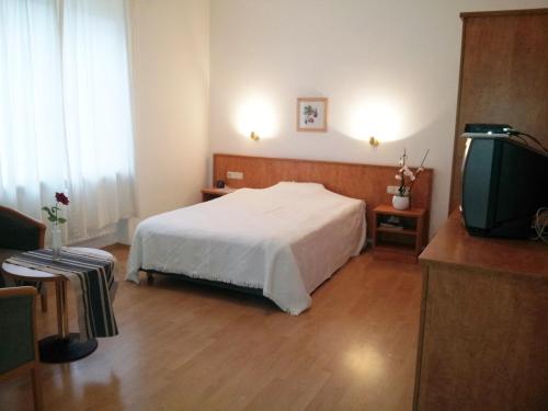 Hotel Rodem | Hauptstr.82, Eschborn, 65760 | Hotels & BB's